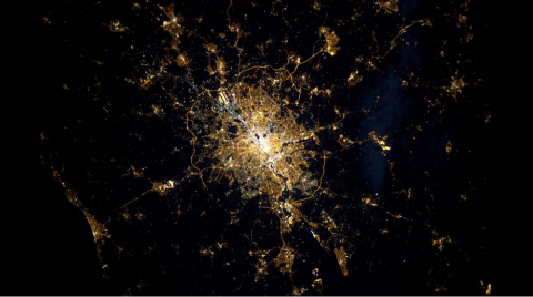 Astronaut posts immense picture of London from space - Colin Stuart